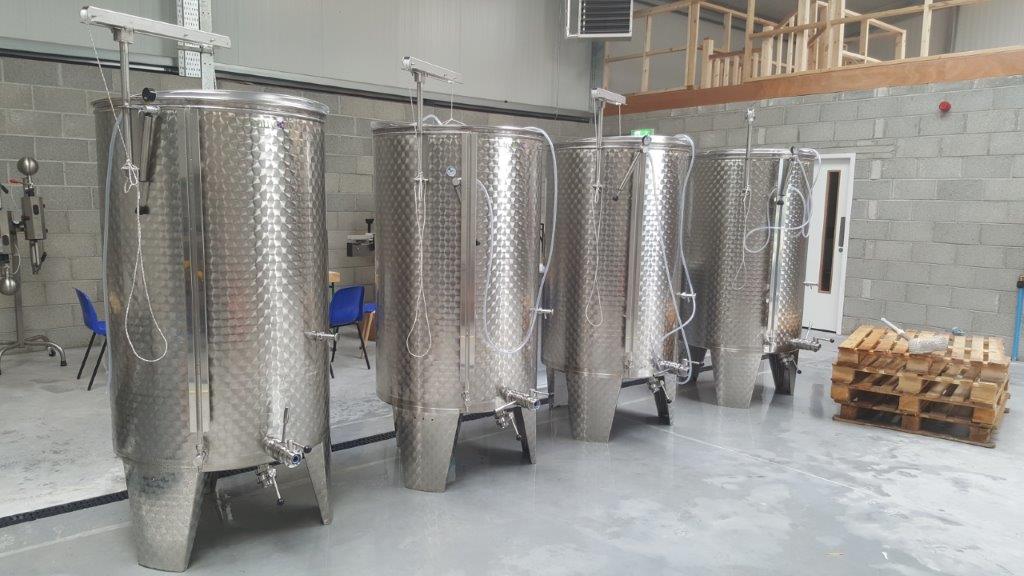 Index of /wine-equip/valves/